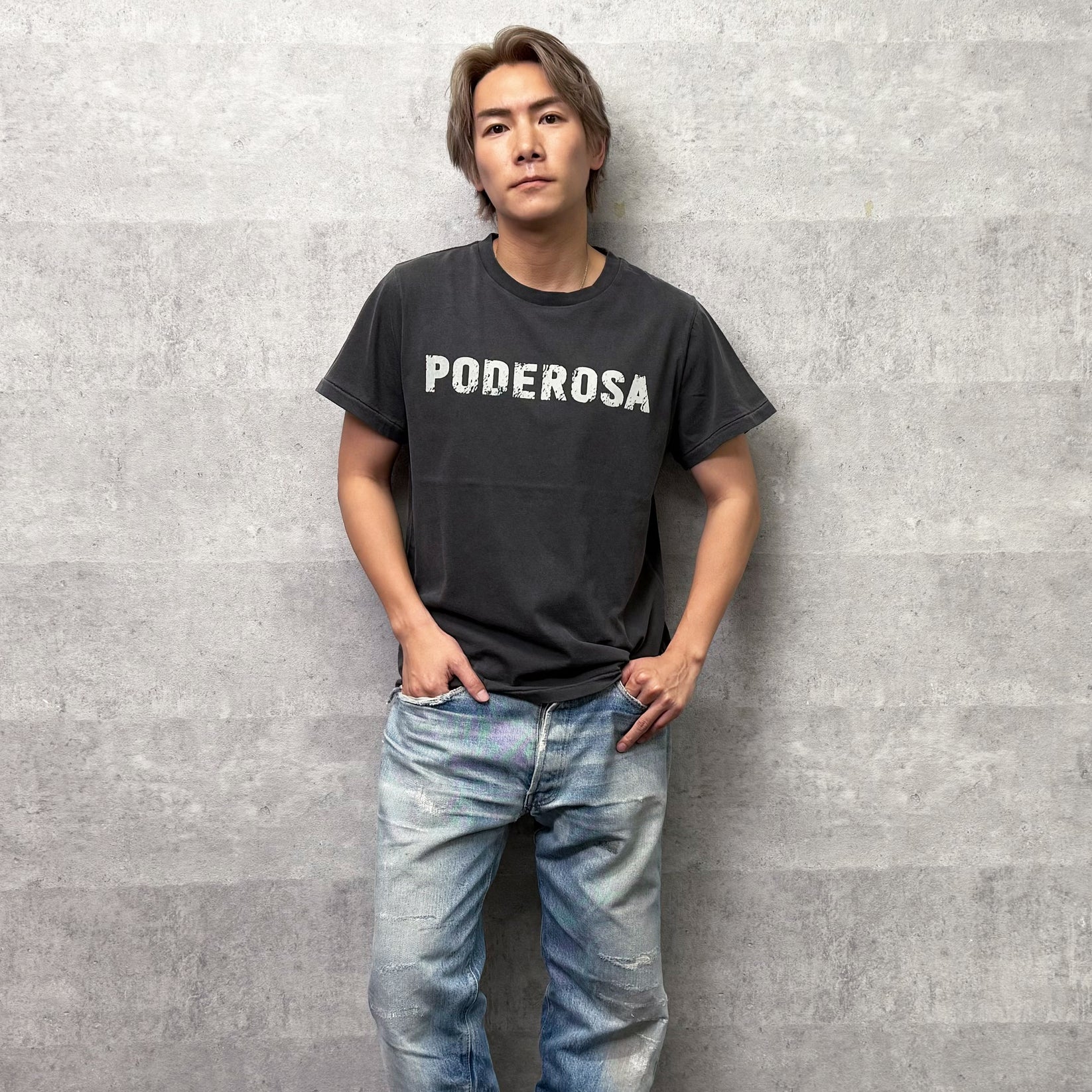 PODEROSA VELVET LOGO T-shirt / BLACK – PODEROSA ONLINE STORE